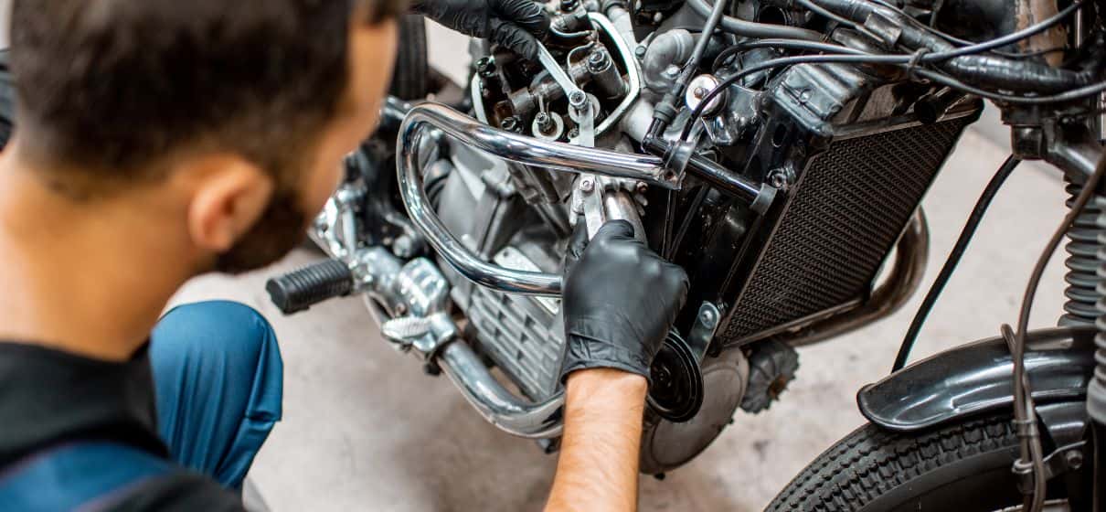 Descubre las Partes de una moto | MotoZeta - MOTOZETA